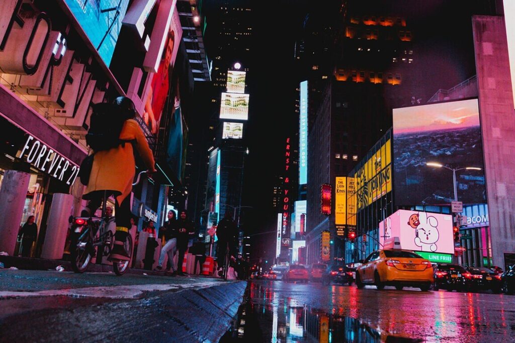 13 Unexpectedly Perfect Places to Meet Women in NYC - Relationship Counter